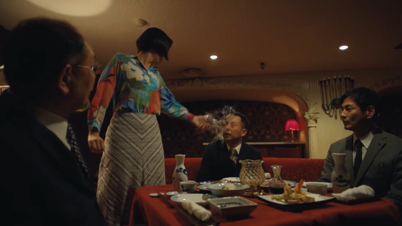 いづみは一体誰なのか？ 鉄平とリナ・玲央といづみ、謎の女性との出会い 「海に眠るダイヤモンド」第1話 | komimini