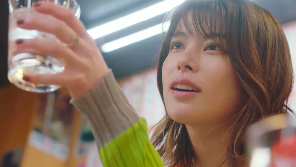 『オーラがあるのに無能な女』×『優秀なのに印象薄い男』コンビが奇跡の受注！？令和のお仕事ドラマ【無能の鷹】第1話 | komimini